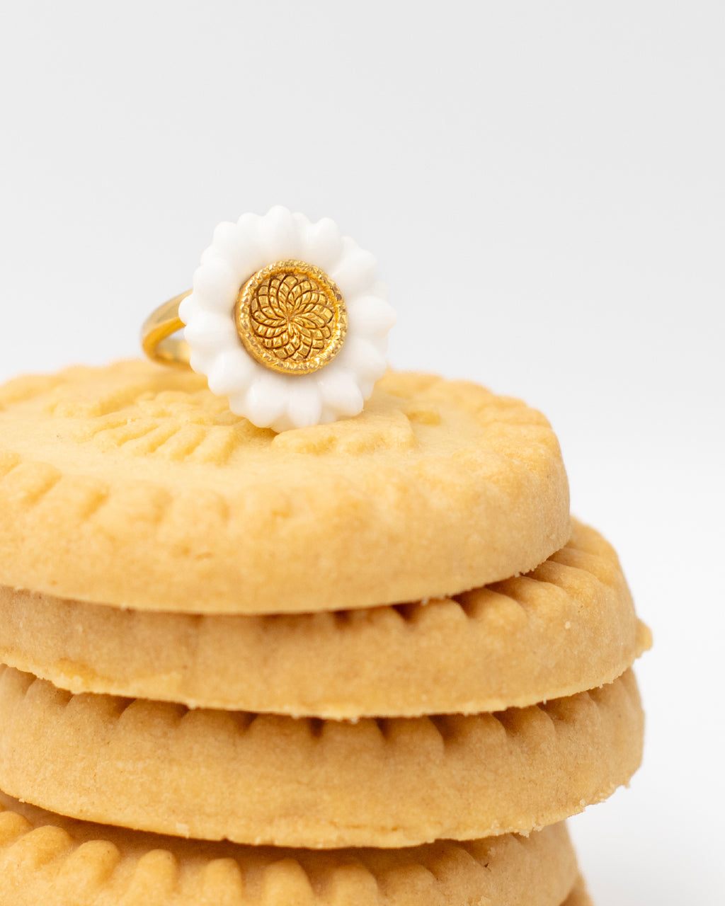 Hand-Painted Porcelain Daisy Ring | Adjustable Gold-Plated Floral Ring ...