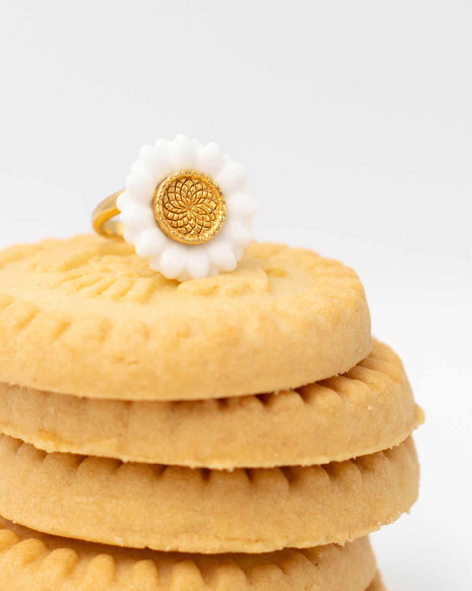 Hand-Painted Porcelain Daisy Ring | Adjustable Gold-Plated Floral Ring ...